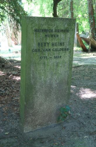 Die Gräber der Familie Heinrich Heines auf dem Friedhof an der ...